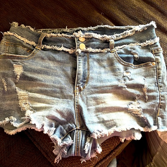Almost Famous | Shorts | Selling These Cute Shorts Wont Show Your Butt ...
